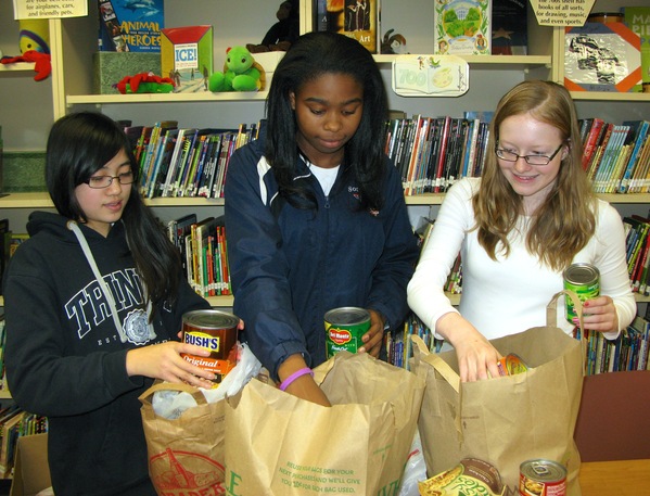 5 Ways to use Service Learning to Run a Successful Food Drive